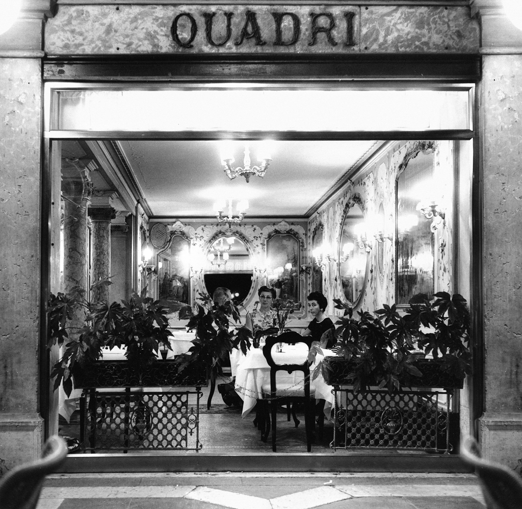 Gran Caffè Quadri a Venezia - Descrizione, opere e mostre - Arte.it